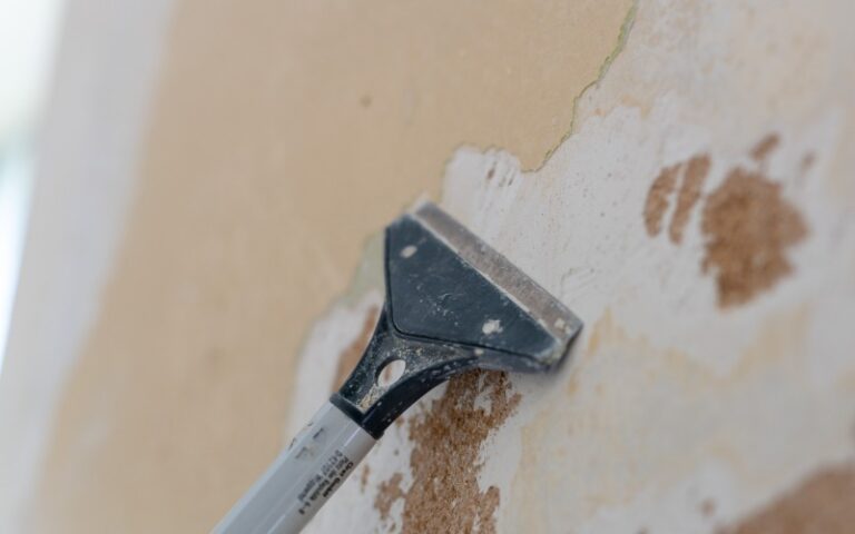 Step-by-Step Guide to Safely Removing Wallpaper from Plaster Walls